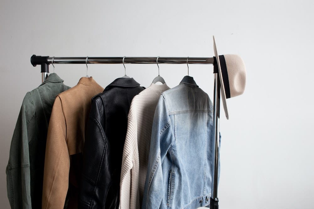 ΠΩΣ ΝΑ ΦΤΙΑΞΕΙΣ OUTFITS ΜΕ ΤΑ ΒΑΣΙΚΑ ΡΟΥΧΑ ΠΟΥ ΟΛΟΙ ΕΧΟΥΜΕ | Panda Clothing